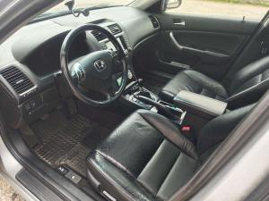 Pelēks Honda Accord 2004 Ignalina, ar dzinēja tilpumu 2.20 L un nobraukumu 275 tūkst. km par 1900 €, foto 16 vietnē AUTOMOTO.COM.LV