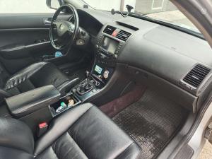 Pelēks Honda Accord 2004 Ignalina, ar dzinēja tilpumu 2.20 L un nobraukumu 275 tūkst. km par 1900 €, foto 17 vietnē AUTOMOTO.COM.LV