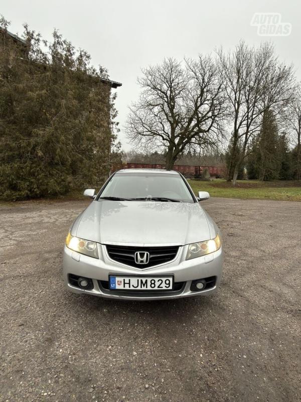 Pelēks Honda Accord 2005 Viļņa, ar dzinēja tilpumu 2.20 L un nobraukumu 400 tūkst. km par 1500 €, foto 1 vietnē AUTOMOTO.COM.LV