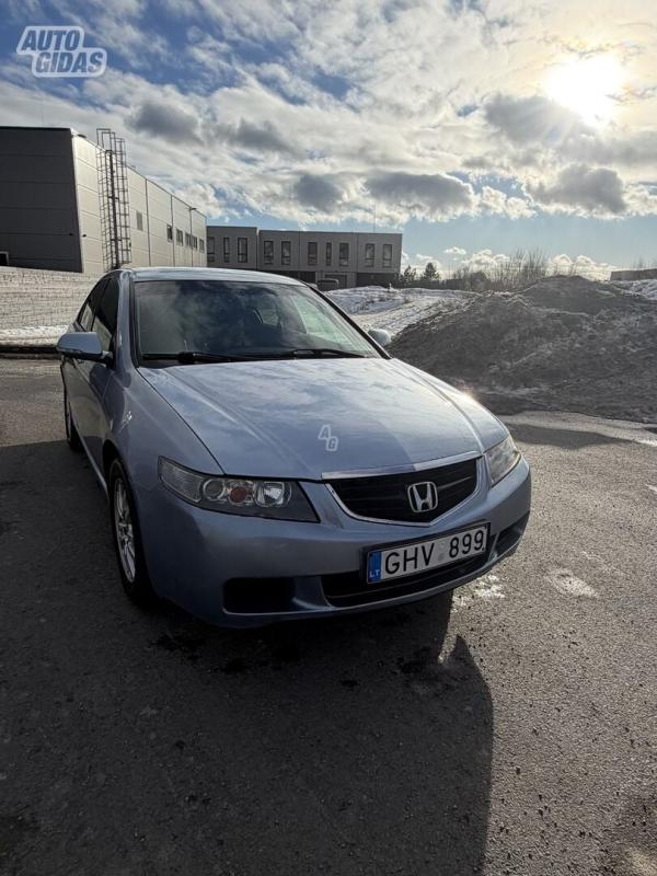 Grey Honda Accord 2005 in Vilnius, with an engine capacity of 2.20 L and mileage of 281 thousand km for 1350 €, photo 2 on AUTOMOTO.COM.LV