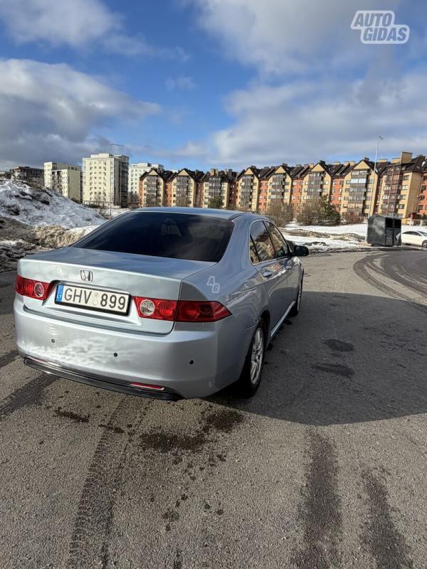 Grey Honda Accord 2005 in Vilnius, with an engine capacity of 2.20 L and mileage of 281 thousand km for 1350 €, photo 3 on AUTOMOTO.COM.LV