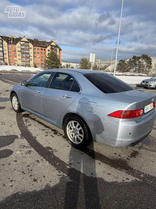 Grey Honda Accord 2005 in Vilnius, with an engine capacity of 2.20 L and mileage of 281 thousand km for 1350 €, photo 4 on AUTOMOTO.COM.LV
