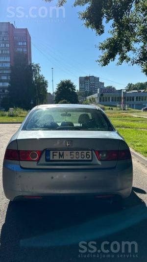 Pelēks Honda Accord 2005 Rīga, ar dzinēja tilpumu 2.00 L un nobraukumu 313 tūkst. km par 2050 €, foto 5 vietnē AUTOMOTO.COM.LV