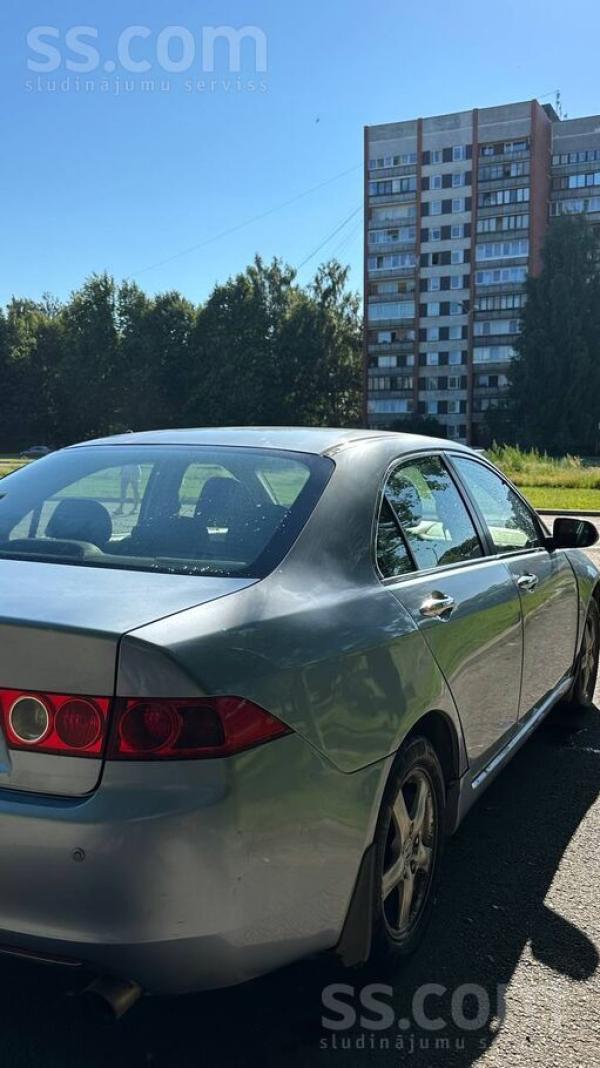 Pelēks Honda Accord 2005 Rīga, ar dzinēja tilpumu 2.00 L un nobraukumu 313 tūkst. km par 2050 €, foto 5 vietnē AUTOMOTO.COM.LV