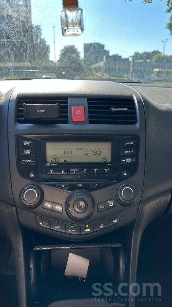 Pelēks Honda Accord 2005 Rīga, ar dzinēja tilpumu 2.00 L un nobraukumu 313 tūkst. km par 2050 €, foto 10 vietnē AUTOMOTO.COM.LV