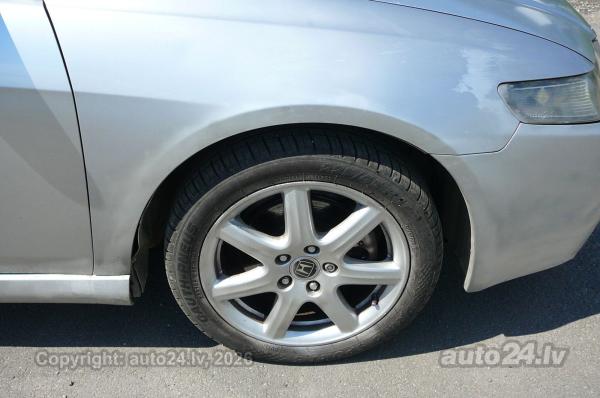 Pelēks Honda Accord 2005 Jehvi, ar dzinēja tilpumu 2.20 L un nobraukumu 256 tūkst. km par 990 €, foto 5 vietnē AUTOMOTO.COM.LV