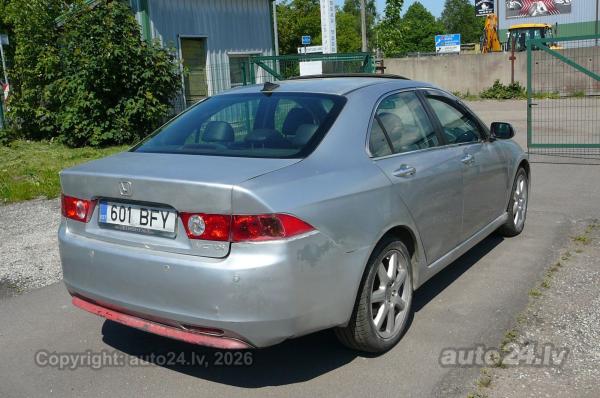 Grey Honda Accord 2005 in Johvi, with an engine capacity of 2.20 L and mileage of 256 thousand km for 990 €, photo 2 on AUTOMOTO.COM.LV