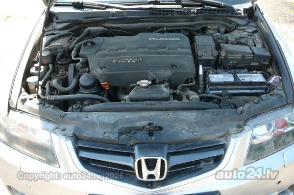 Grey Honda Accord 2005 in Johvi, with an engine capacity of 2.20 L and mileage of 256 thousand km for 990 €, photo 6 on AUTOMOTO.COM.LV