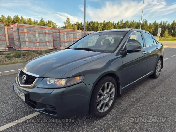 Grey Honda Accord 2005 in Tallinn, with an engine capacity of 2.00 L and mileage of 220 thousand km for 1499 €, photo 3 on AUTOMOTO.COM.LV