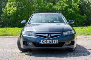 Grey Honda Accord 2006 in Liepaja, with an engine capacity of 2.20 L and mileage of 272 thousand km for 1500 €, photo 2 on AUTOMOTO.COM.LV