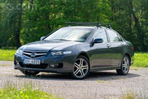 Grey Honda Accord 2006 in Liepaja, with an engine capacity of 2.20 L and mileage of 272 thousand km for 1500 €, photo 5 on AUTOMOTO.COM.LV