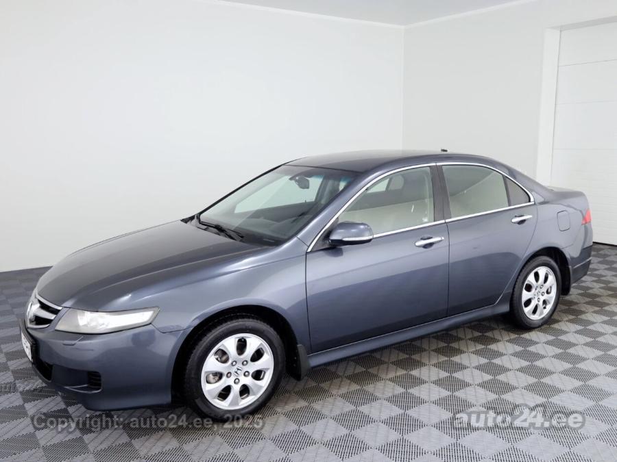Grey Honda Accord 2006 in Tallinn, with an engine capacity of 2.00 L and mileage of 227 thousand km for 2199 €, photo 2 on AUTOMOTO.COM.LV