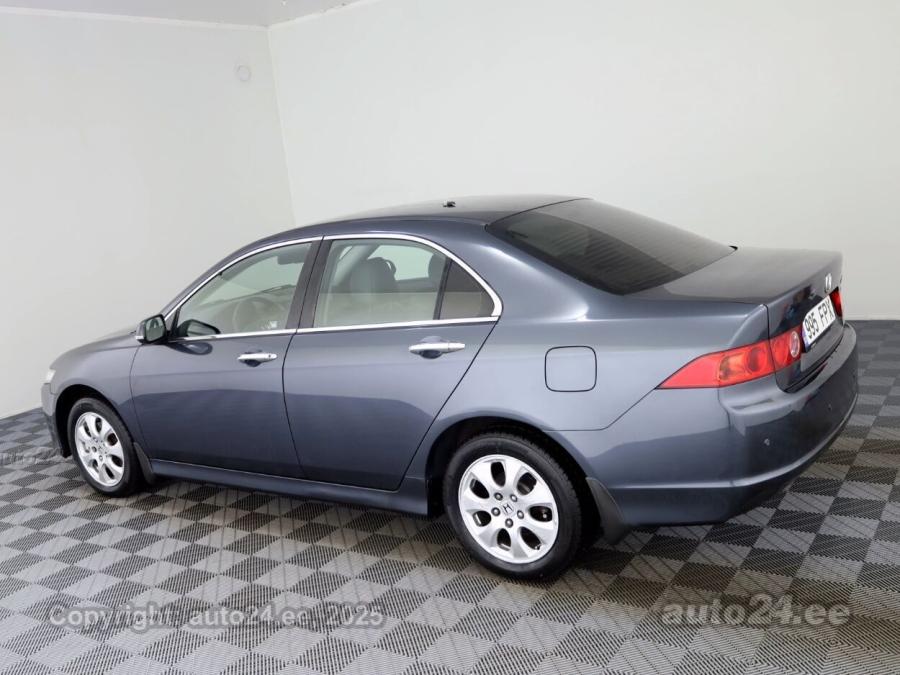 Grey Honda Accord 2006 in Tallinn, with an engine capacity of 2.00 L and mileage of 227 thousand km for 2199 €, photo 4 on AUTOMOTO.COM.LV