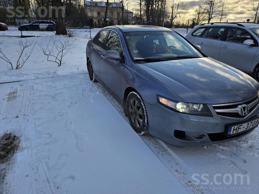 Pelēks Honda Accord 2006 Rīga, ar dzinēja tilpumu 2.40 L un nobraukumu 415 tūkst. km par 1200 €, foto 5 vietnē AUTOMOTO.COM.LV