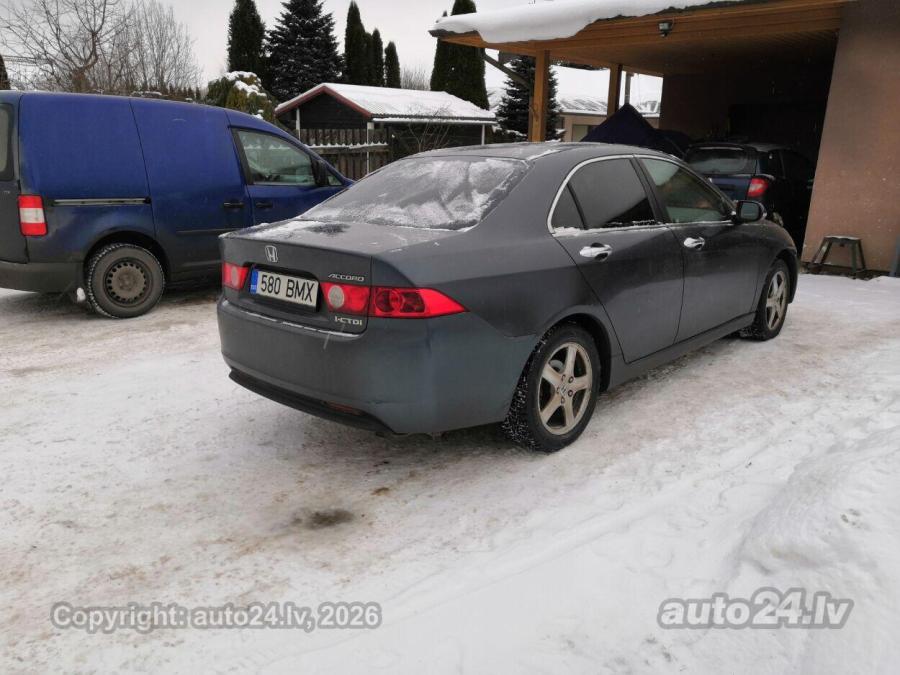 Pelēks Honda Accord 2006 Pērnava, ar dzinēja tilpumu 2.20 L un nobraukumu 372 tūkst. km par 999 €, foto 2 vietnē AUTOMOTO.COM.LV