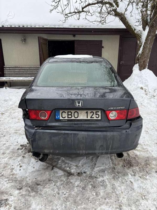 Pelēks Honda Accord 2006 Kauņa, ar dzinēja tilpumu 2.00 L un nobraukumu 307 tūkst. km par 680 €, foto 4 vietnē AUTOMOTO.COM.LV