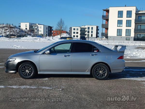Grey Honda Accord 2006 in Tartu, with an engine capacity of 2.20 L and mileage of 366 thousand km for 3500 €, photo 2 on AUTOMOTO.COM.LV