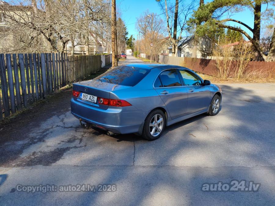 Pelēks Honda Accord 2006 Tallina, ar dzinēja tilpumu 2.00 L un nobraukumu 226 tūkst. km par 3300 €, foto 6 vietnē AUTOMOTO.COM.LV