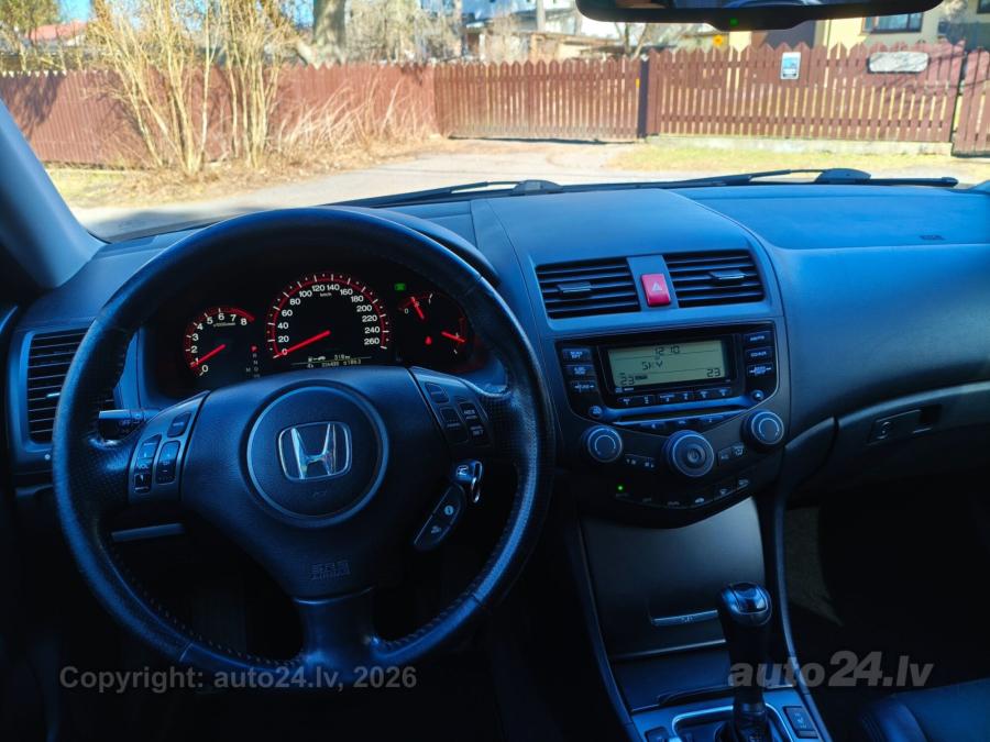 Pelēks Honda Accord 2006 Tallina, ar dzinēja tilpumu 2.00 L un nobraukumu 226 tūkst. km par 3300 €, foto 9 vietnē AUTOMOTO.COM.LV