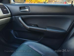 Pelēks Honda Accord 2006 Tallina, ar dzinēja tilpumu 2.00 L un nobraukumu 226 tūkst. km par 3300 €, foto 16 vietnē AUTOMOTO.COM.LV