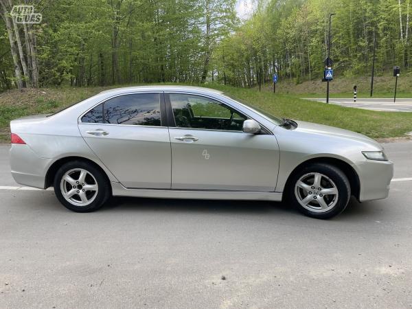 Pelēks Honda Accord 2006 Alīta, ar dzinēja tilpumu 2.00 L un nobraukumu 370 tūkst. km par 2100 €, foto 4 vietnē AUTOMOTO.COM.LV