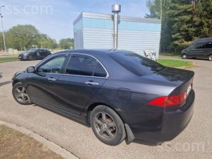 Pelēks Honda Accord 2006 Rīga, ar dzinēja tilpumu 2.00 L un nobraukumu 331 tūkst. km par 1400 €, foto 5 vietnē AUTOMOTO.COM.LV