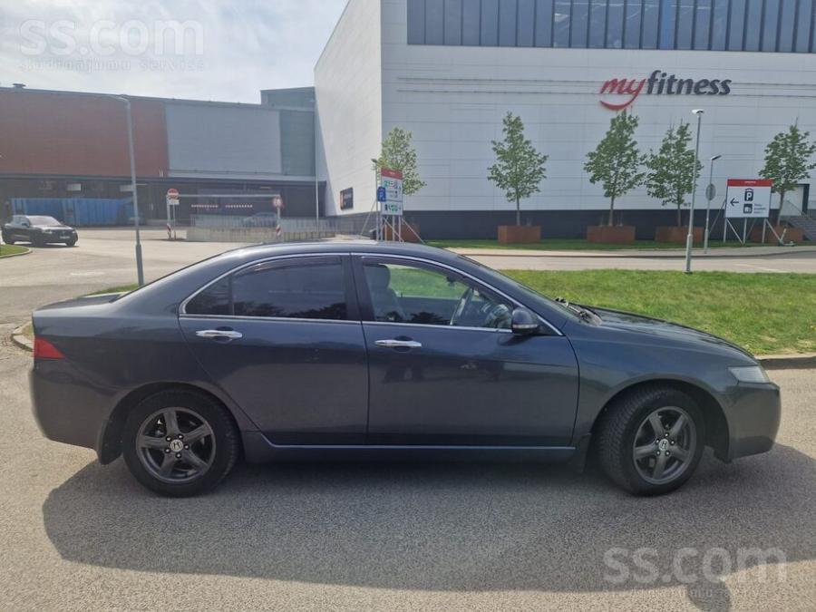 Pelēks Honda Accord 2006 Rīga, ar dzinēja tilpumu 2.00 L un nobraukumu 331 tūkst. km par 1400 €, foto 6 vietnē AUTOMOTO.COM.LV