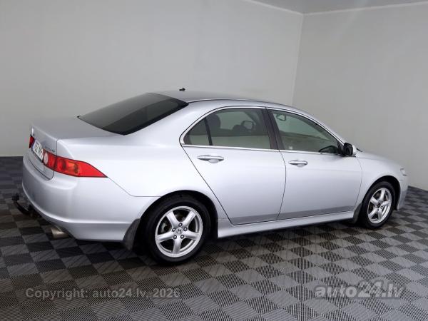 Grey Honda Accord 2006 in Tallinn, with an engine capacity of 2.00 L and mileage of 286 thousand km for 1299 €, photo 3 on AUTOMOTO.COM.LV