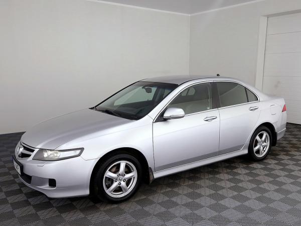 Grey Honda Accord 2006 in Tallinn, with an engine capacity of 2.00 L and mileage of 286 thousand km for 1299 €, photo 9 on AUTOMOTO.COM.LV