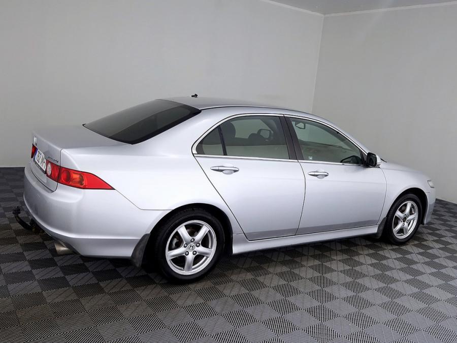 Pelēks Honda Accord 2006 Tallina, ar dzinēja tilpumu 2.00 L un nobraukumu 286 tūkst. km par 1299 €, foto 11 vietnē AUTOMOTO.COM.LV