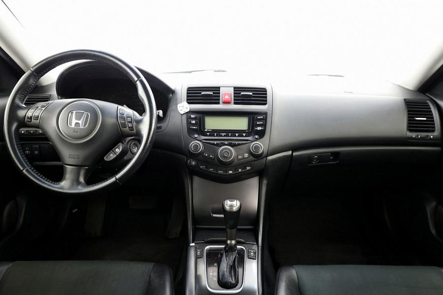 Pelēks Honda Accord 2006 Tallina, ar dzinēja tilpumu 2.00 L un nobraukumu 286 tūkst. km par 1299 €, foto 13 vietnē AUTOMOTO.COM.LV