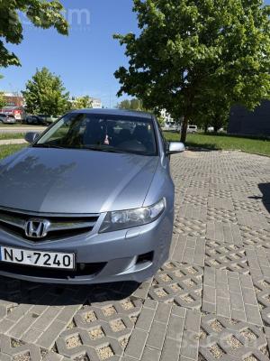 Grey Honda Accord 2006 in Riga, with an engine capacity of 2.20 L and mileage of 409 thousand km for 2100 €, photo 3 on AUTOMOTO.COM.LV