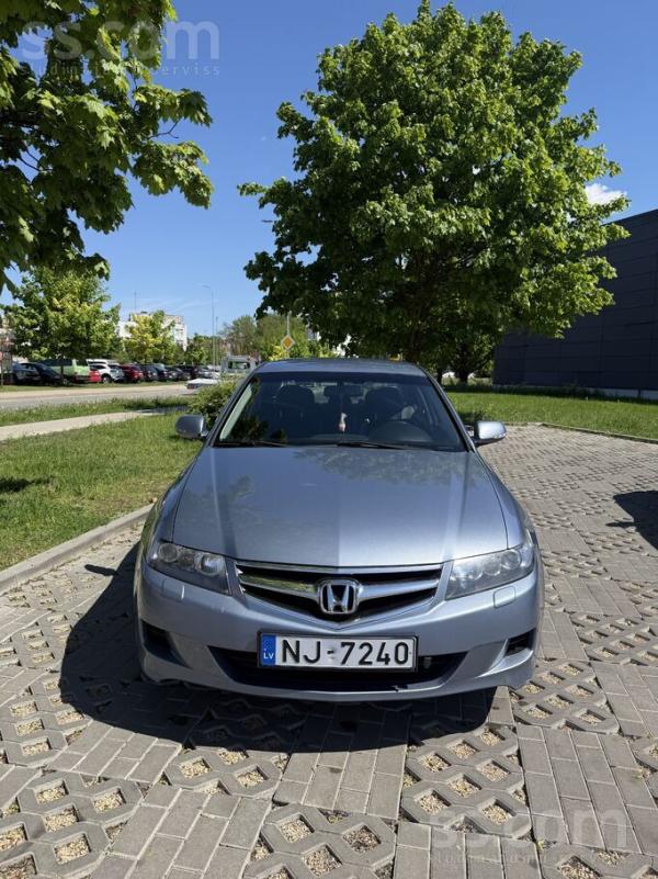 Grey Honda Accord 2006 in Riga, with an engine capacity of 2.20 L and mileage of 409 thousand km for 2100 €, photo 3 on AUTOMOTO.COM.LV
