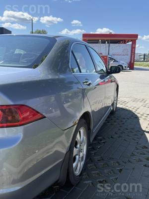Grey Honda Accord 2006 in Riga, with an engine capacity of 2.20 L and mileage of 409 thousand km for 2100 €, photo 5 on AUTOMOTO.COM.LV