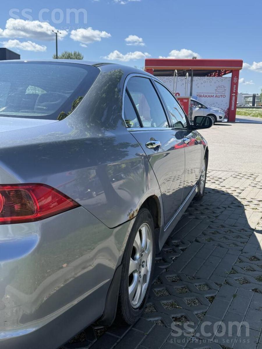 Grey Honda Accord 2006 in Riga, with an engine capacity of 2.20 L and mileage of 409 thousand km for 2100 €, photo 5 on AUTOMOTO.COM.LV