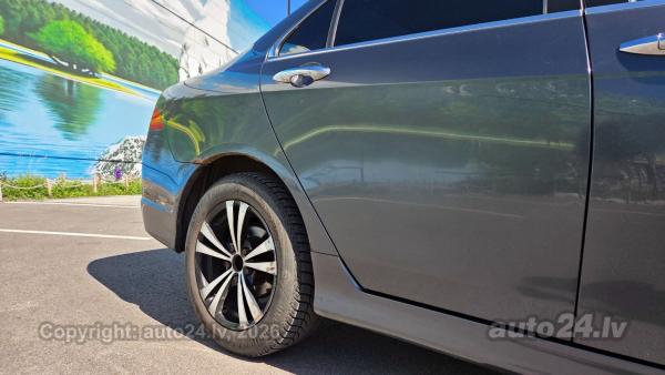 Pelēks Honda Accord 2006 Tallina, ar dzinēja tilpumu 2.00 L un nobraukumu 241 tūkst. km par 1750 €, foto 10 vietnē AUTOMOTO.COM.LV