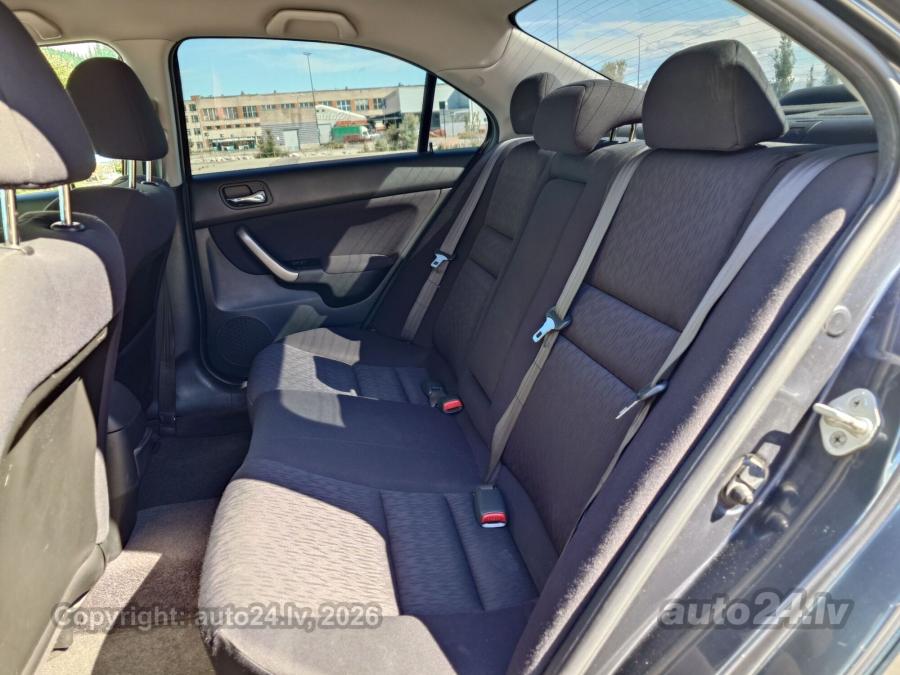 Grey Honda Accord 2006 in Tallinn, with an engine capacity of 2.00 L and mileage of 241 thousand km for 1750 €, photo 17 on AUTOMOTO.COM.LV
