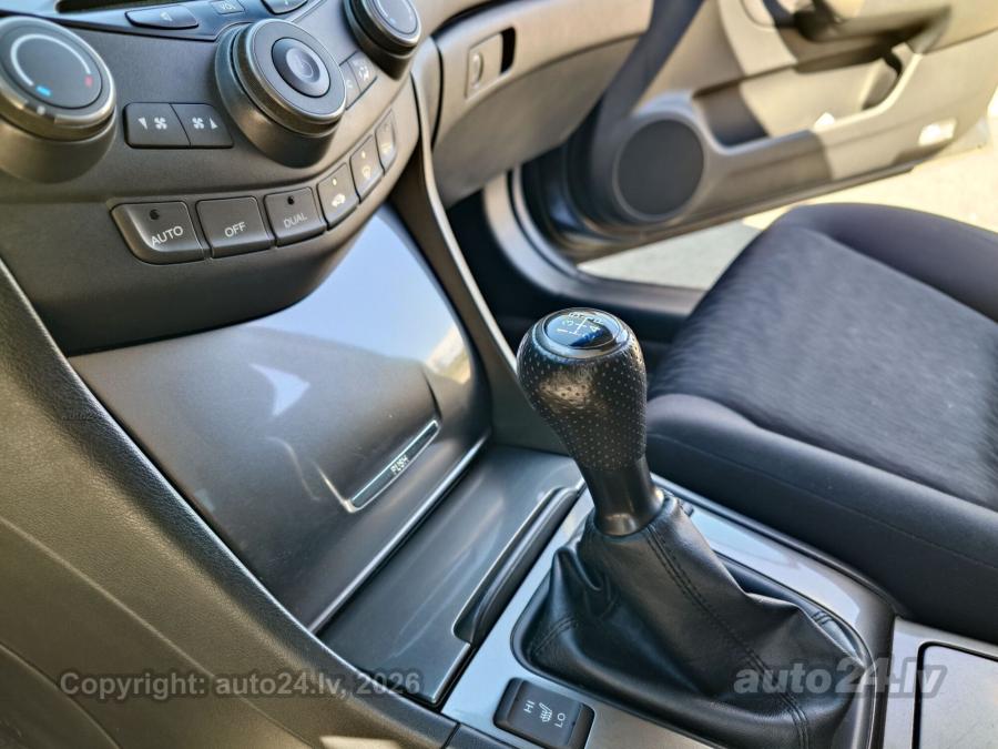 Grey Honda Accord 2006 in Tallinn, with an engine capacity of 2.00 L and mileage of 241 thousand km for 1750 €, photo 19 on AUTOMOTO.COM.LV