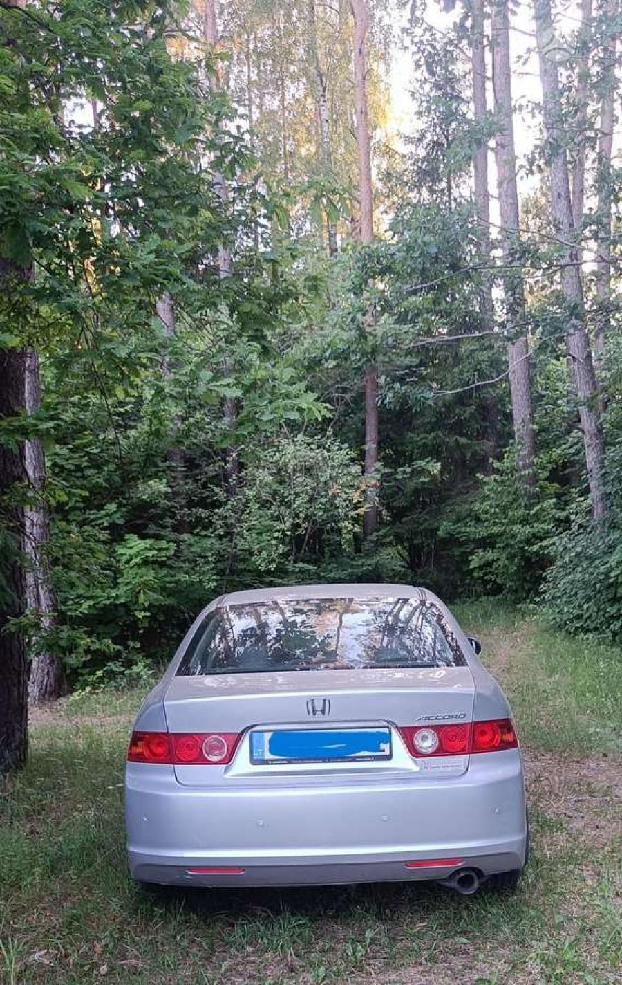 Pelēks Honda Accord 2006 Viļņa, ar dzinēja tilpumu 2.00 L un nobraukumu 260 tūkst. km par 2500 €, foto 3 vietnē AUTOMOTO.COM.LV