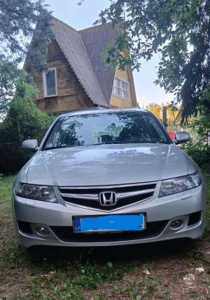 Pelēks Honda Accord 2006 Viļņa, ar dzinēja tilpumu 2.00 L un nobraukumu 260 tūkst. km par 2500 €, foto 4 vietnē AUTOMOTO.COM.LV