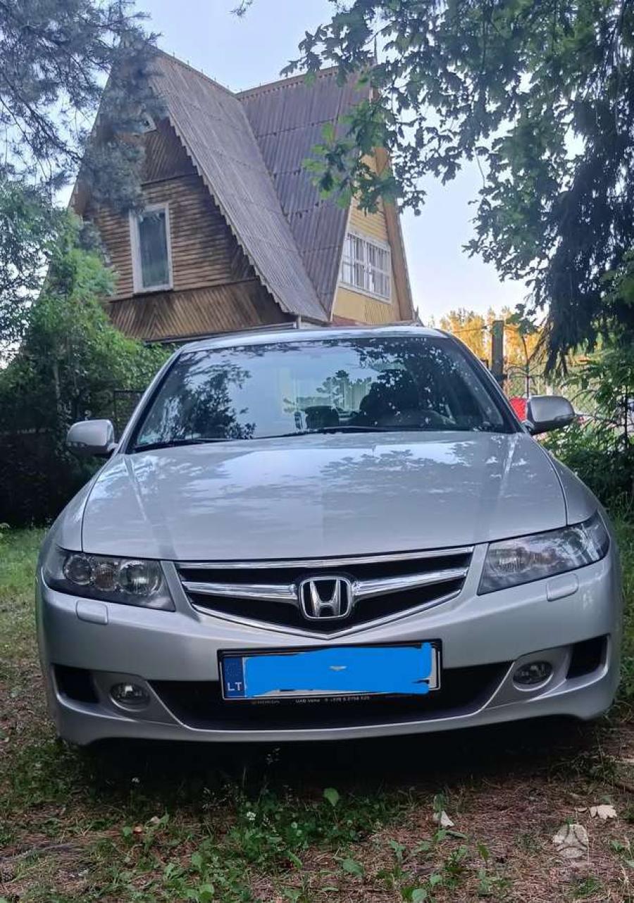 Pelēks Honda Accord 2006 Viļņa, ar dzinēja tilpumu 2.00 L un nobraukumu 260 tūkst. km par 2500 €, foto 4 vietnē AUTOMOTO.COM.LV