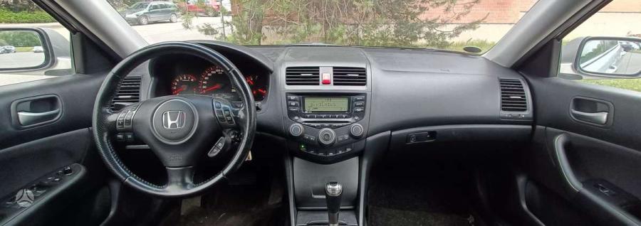 Pelēks Honda Accord 2006 Viļņa, ar dzinēja tilpumu 2.00 L un nobraukumu 260 tūkst. km par 2500 €, foto 5 vietnē AUTOMOTO.COM.LV