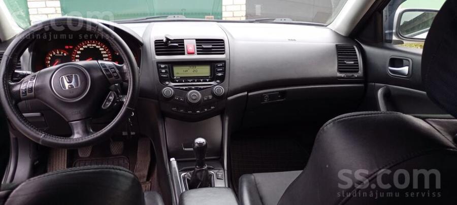 Grey Honda Accord 2006 in Riga, with an engine capacity of 2.00 L and mileage of 280 thousand km for 1800 €, photo 7 on AUTOMOTO.COM.LV