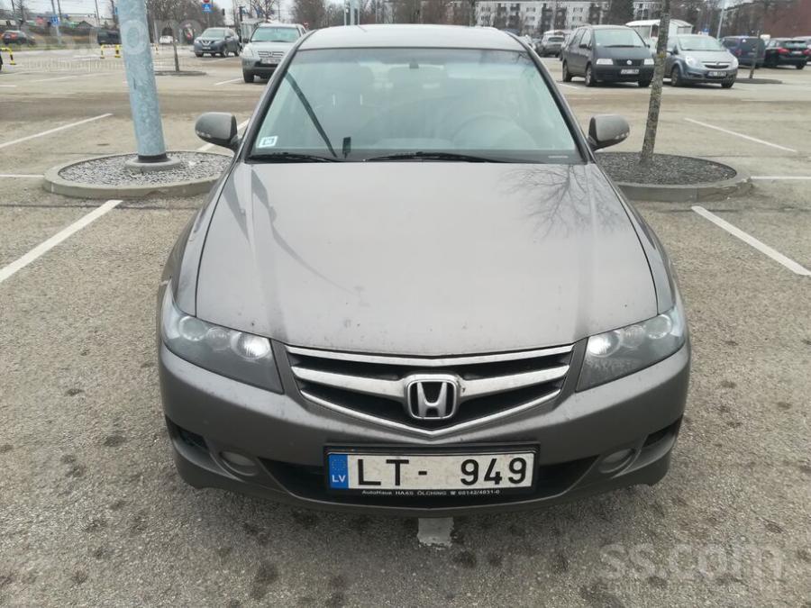Pelēks Honda Accord 2007 Daugavpils, ar dzinēja tilpumu 2.20 L un nobraukumu 322 tūkst. km par 2500 €, foto 4 vietnē AUTOMOTO.COM.LV