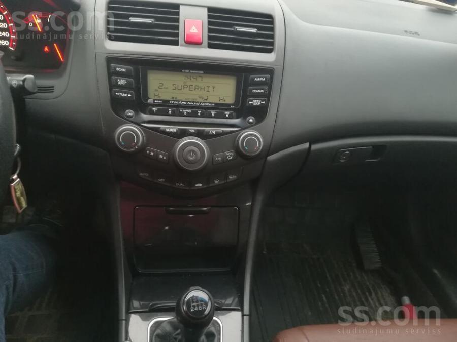Pelēks Honda Accord 2007 Daugavpils, ar dzinēja tilpumu 2.20 L un nobraukumu 322 tūkst. km par 2500 €, foto 11 vietnē AUTOMOTO.COM.LV