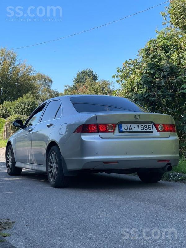 Pelēks Honda Accord 2007 Rīga, ar dzinēja tilpumu 2.00 L un nobraukumu 197 tūkst. km par 2150 €, foto 2 vietnē AUTOMOTO.COM.LV