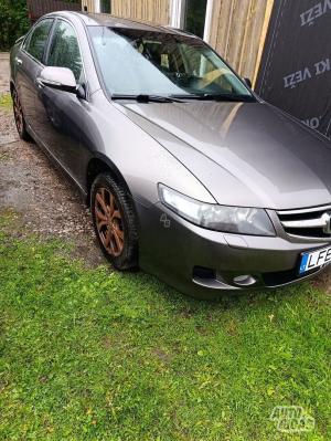 Pelēks Honda Accord 2007 Marijampole, ar dzinēja tilpumu 2.20 L un nobraukumu 280 tūkst. km par 1500 €, foto 3 vietnē AUTOMOTO.COM.LV