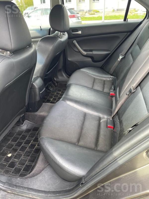 Grey Honda Accord 2007 in Daugavpils, with an engine capacity of 2.00 L and mileage of 141 thousand km for 1200 €, photo 4 on AUTOMOTO.COM.LV