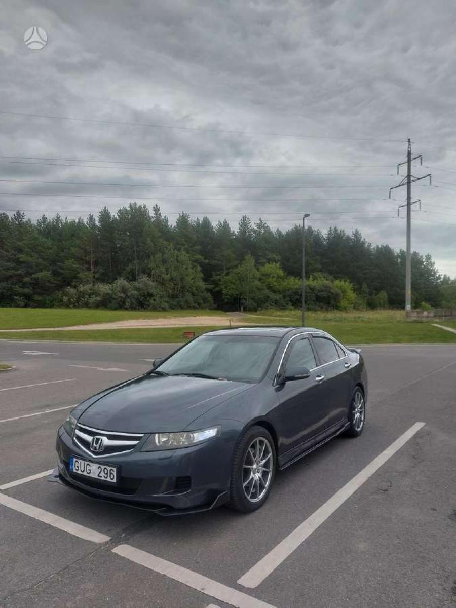 Grey Honda Accord 2007 in Utena, with an engine capacity of 2.20 L and mileage of 264 thousand km for 32 €, photo 1 on AUTOMOTO.COM.LV