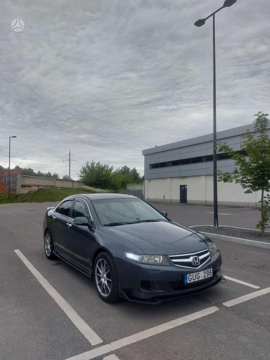 Grey Honda Accord 2007 in Utena, with an engine capacity of 2.20 L and mileage of 264 thousand km for 32 €, photo 3 on AUTOMOTO.COM.LV